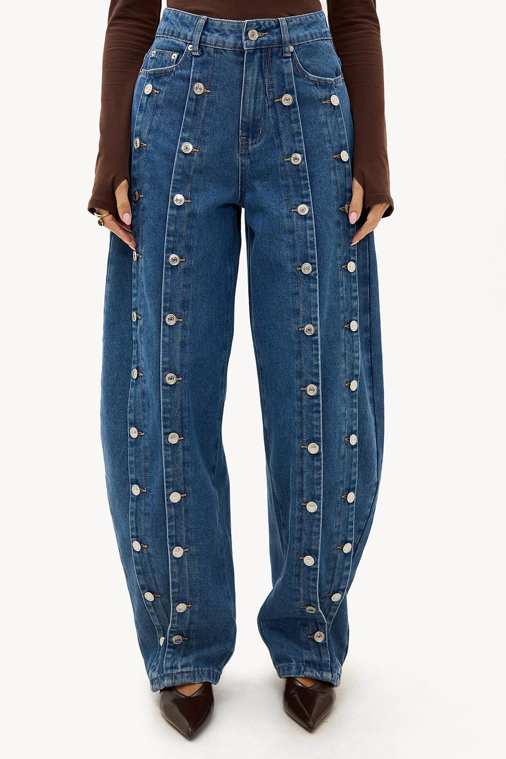 Blue balloon jeans with button details | Loavies