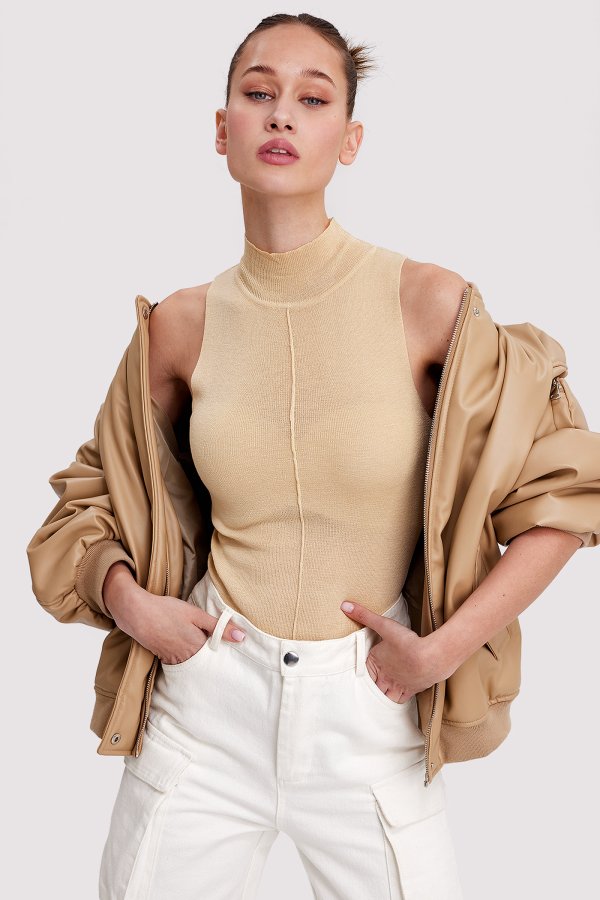 Beige top | Loavies