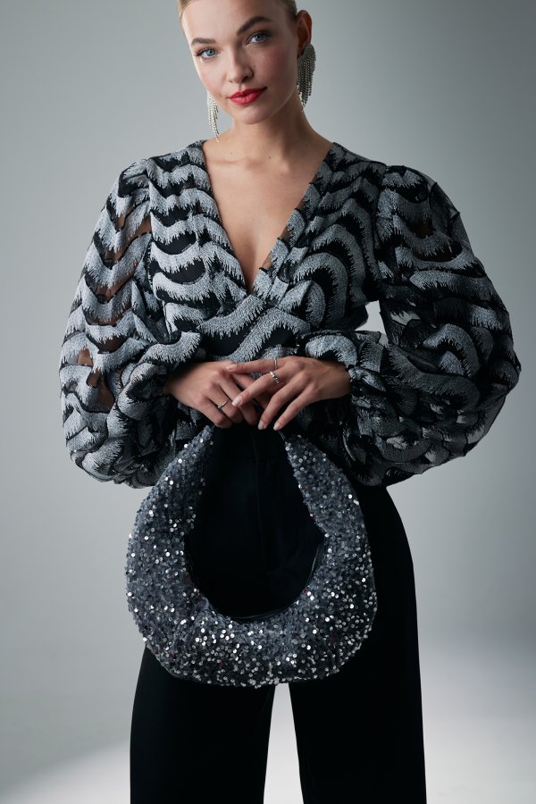 Silver hand bag with sequins | Loavies