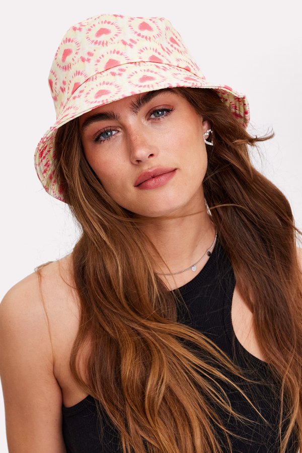 Pink bucket hat with heart print | Loavies