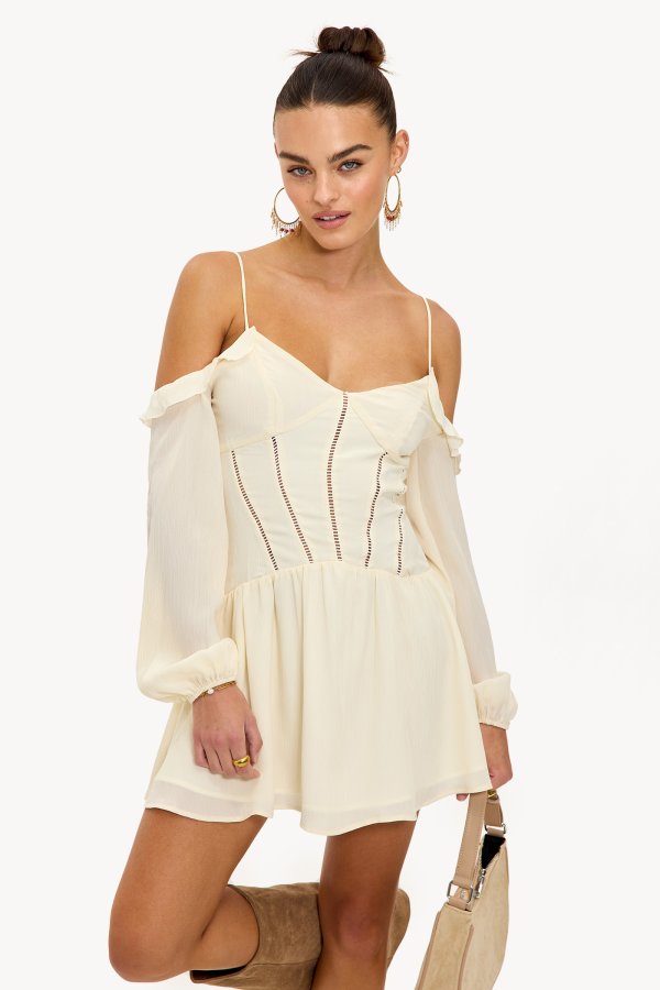 Off-white jurk | Loavies