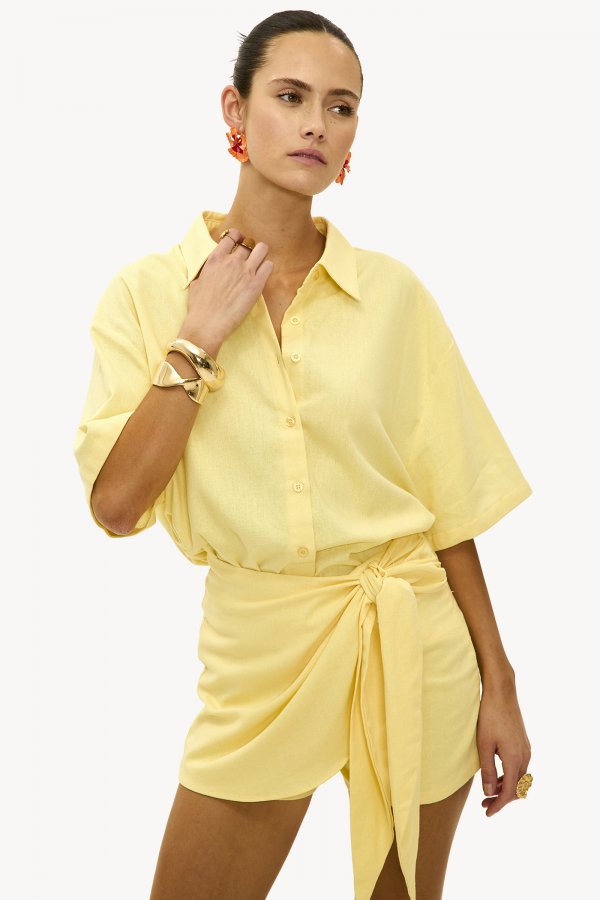 Light yellow blouse | Loavies